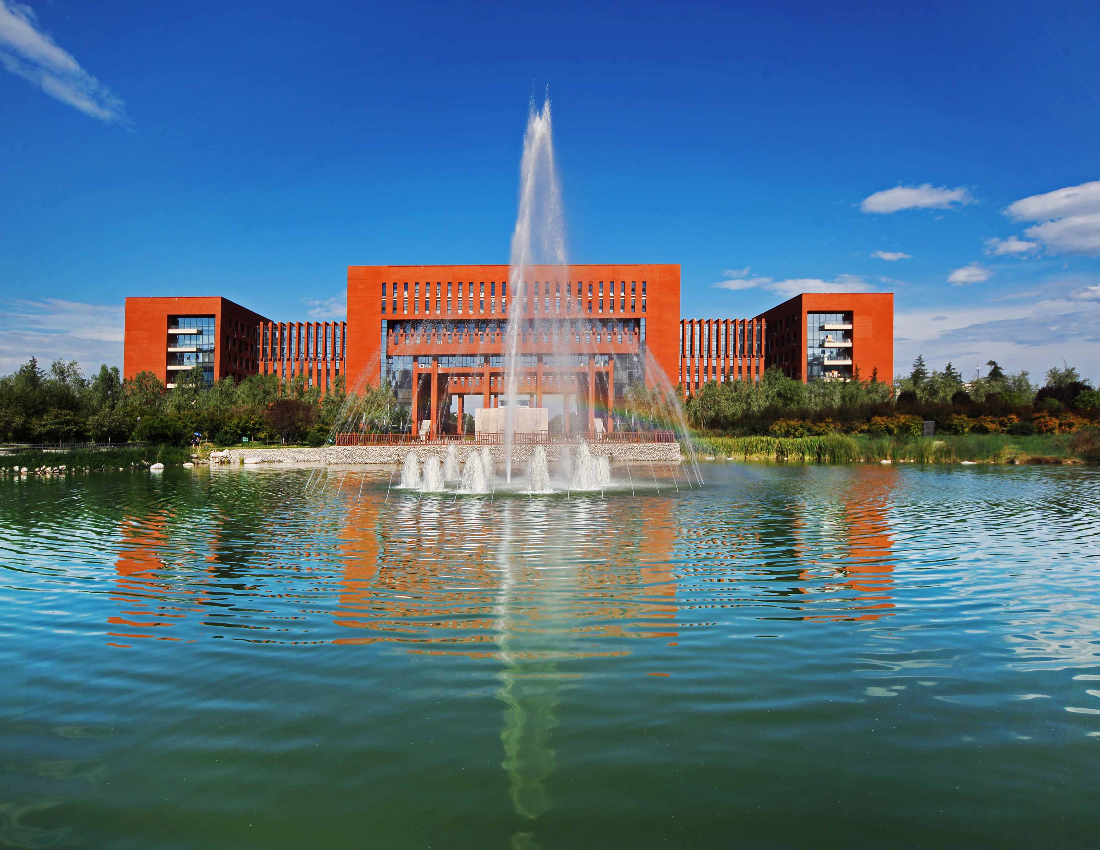 西北农林科技大学与美国内布拉斯加林肯大学合作举办食品科学与工程专业、植物保护专业本科教育项目， 西北农林科技大学与美国亚利桑那大学合作举办环境科学专业本科教育项目